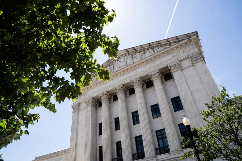 Trump pide a la Corte Suprema que retire el bloqueo a los despidos masivos - Últimas noticias ...